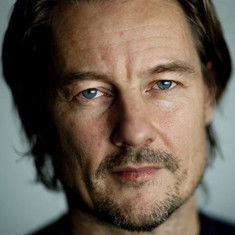 Список и рейтинг фильмов актера Lars Kaalund на CUB